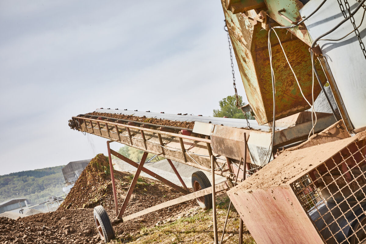 Erden & Substrate - Porzner-Steine - Natursteine, Sand und Kies – Qualität und Tradition